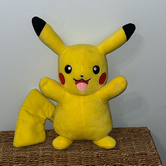 Nintendo | Toys | New Pokmon Plush Pokmon Lights Sounds Pikachu 4 Soft ...